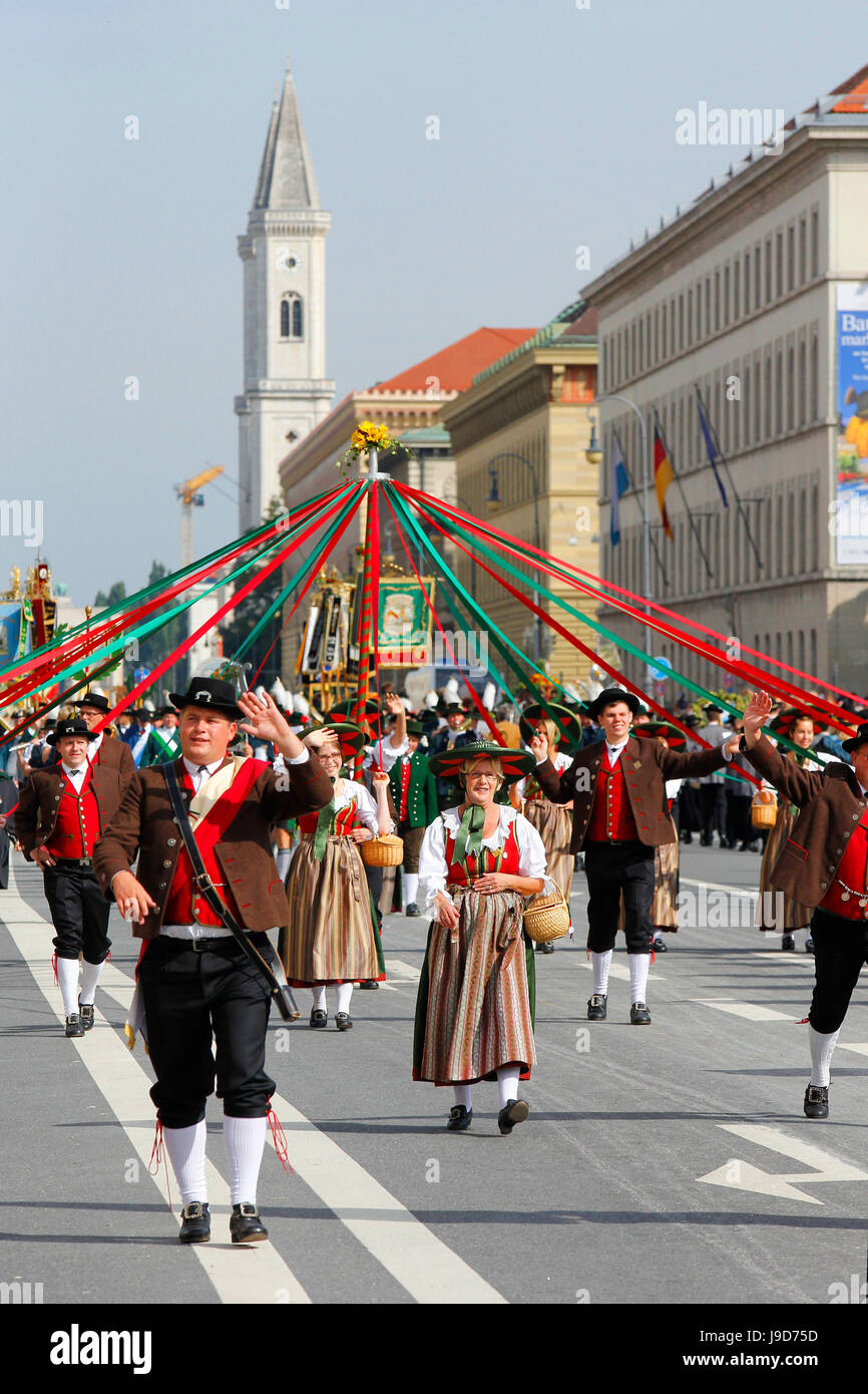 Oktoberfest traditional costume hi-res stock photography and images - Alamy