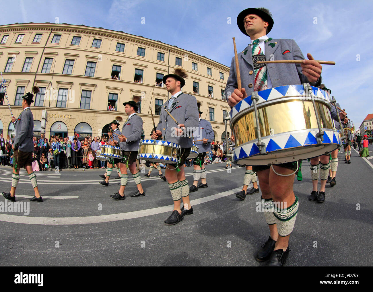 Traditional Costume Parade on occasion of the Oktoberfest, Munich ...