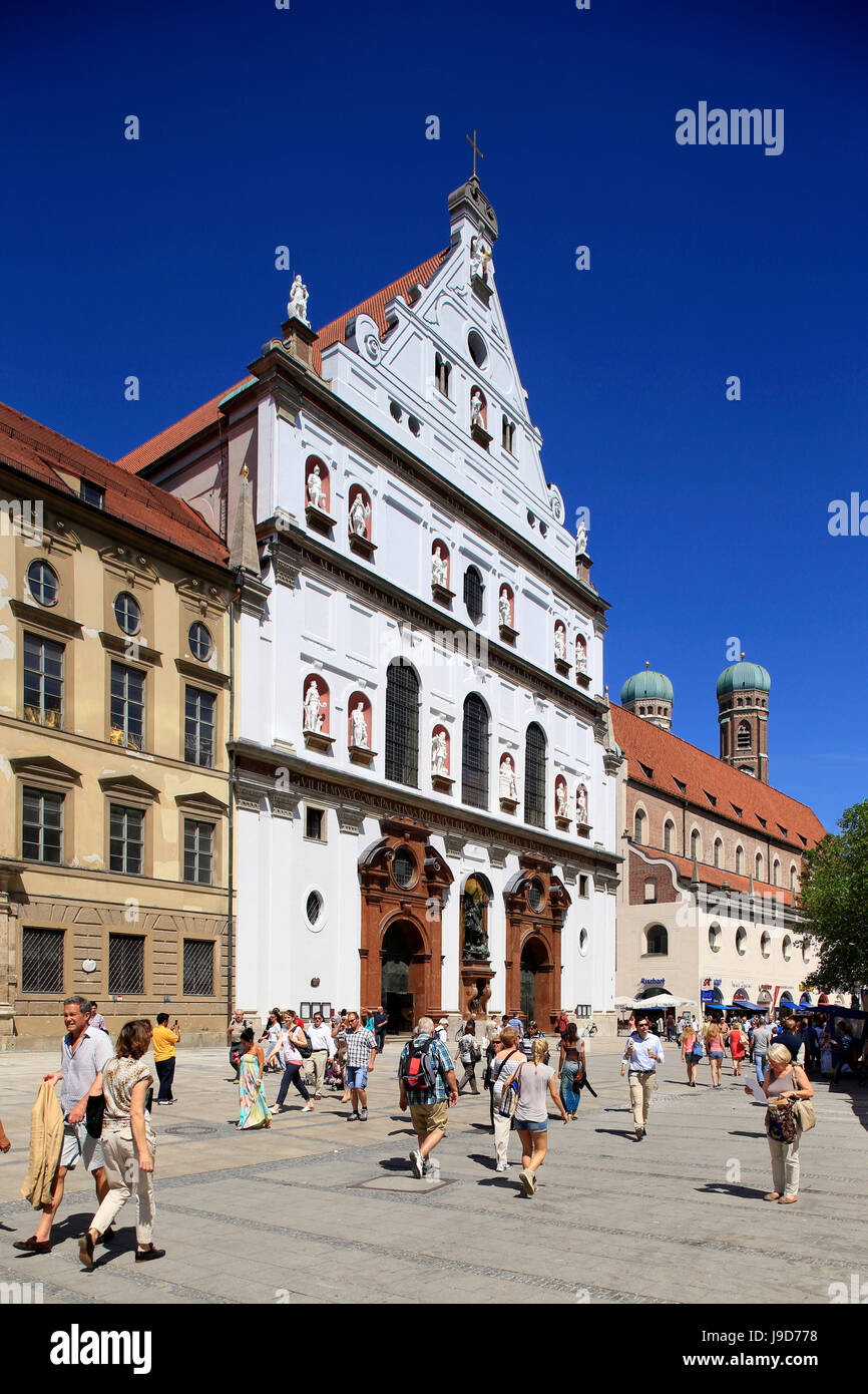 Neuhauser strasse munich hi-res stock photography and images - Alamy