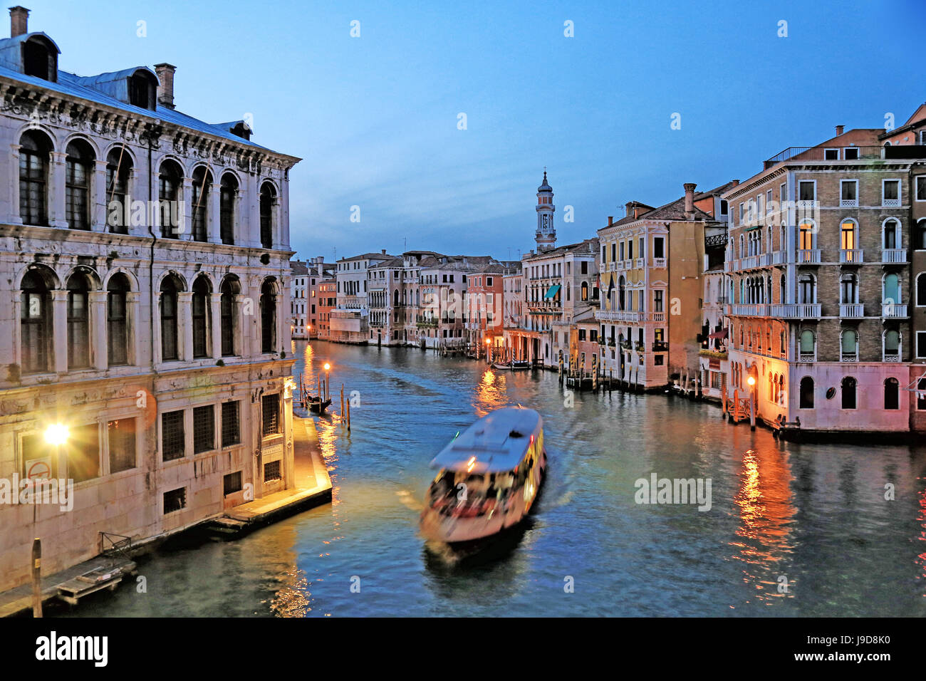 Venice canal perspective hi-res stock photography and images - Alamy