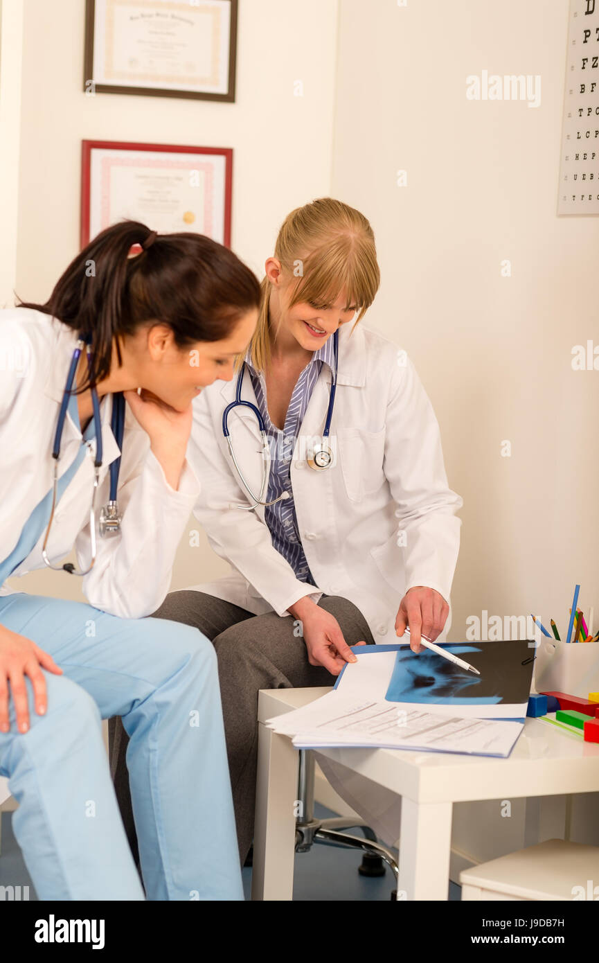 doctor, physician, medic, medical practicioner, health, medicinally ...