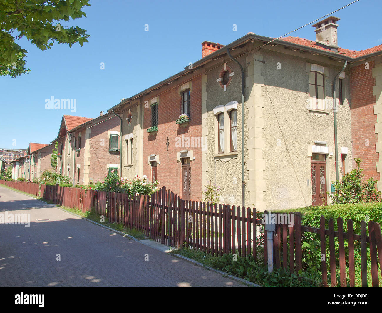 style of construction, architecture, architectural style, hamlet ...