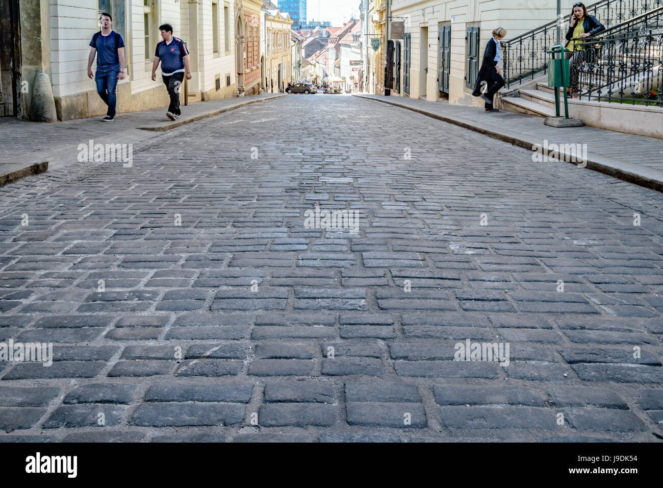 Croatia cobblestone exterior street hi-res stock photography and images ...
