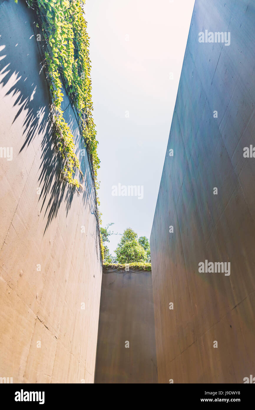 Dried water canal hi-res stock photography and images - Alamy