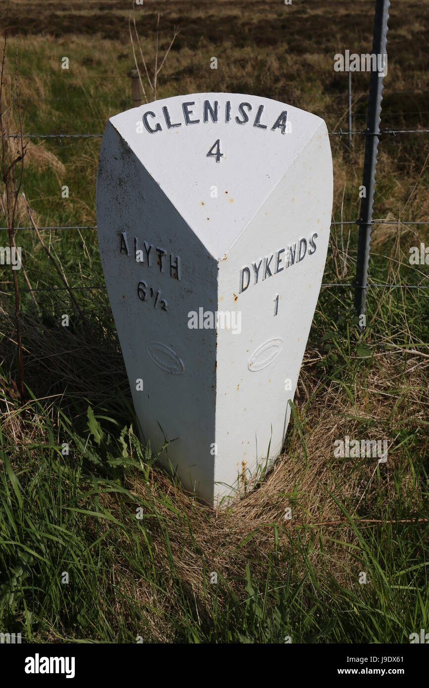 Milepost on Minor Road B954 to Glenisla Scotland May 2017 Stock Photo - Alamy