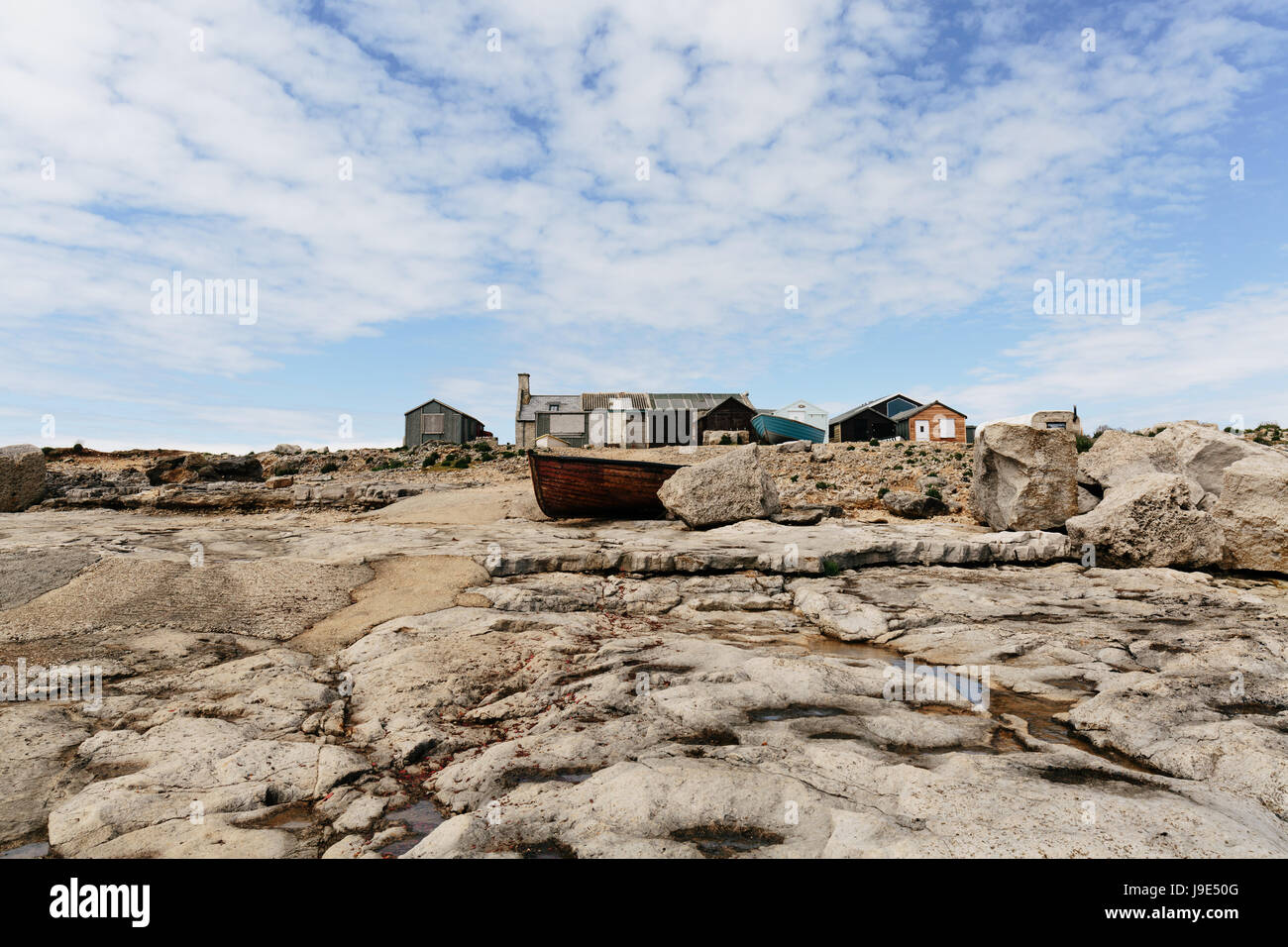 Portland bill beach huts hi-res stock photography and images - Alamy