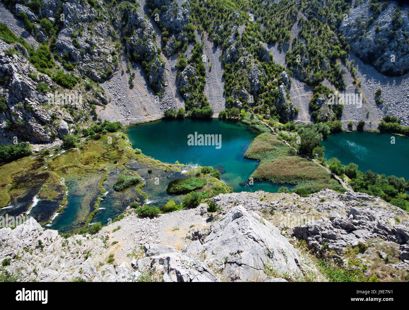 blue, beautiful, beauteously, nice, big, large, enormous, extreme ...