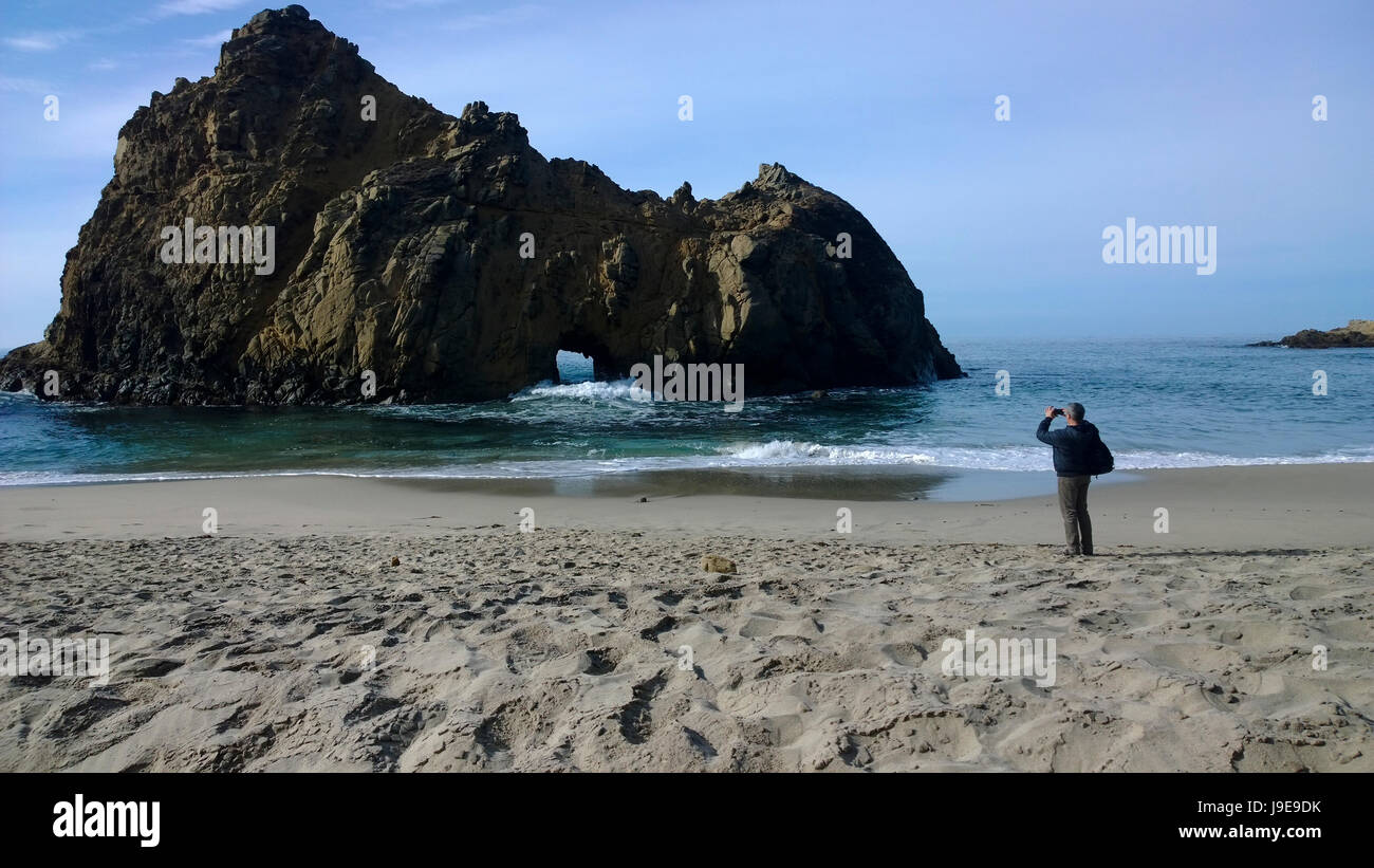 Sea arch at pfeiffer beach hi-res stock photography and images - Alamy