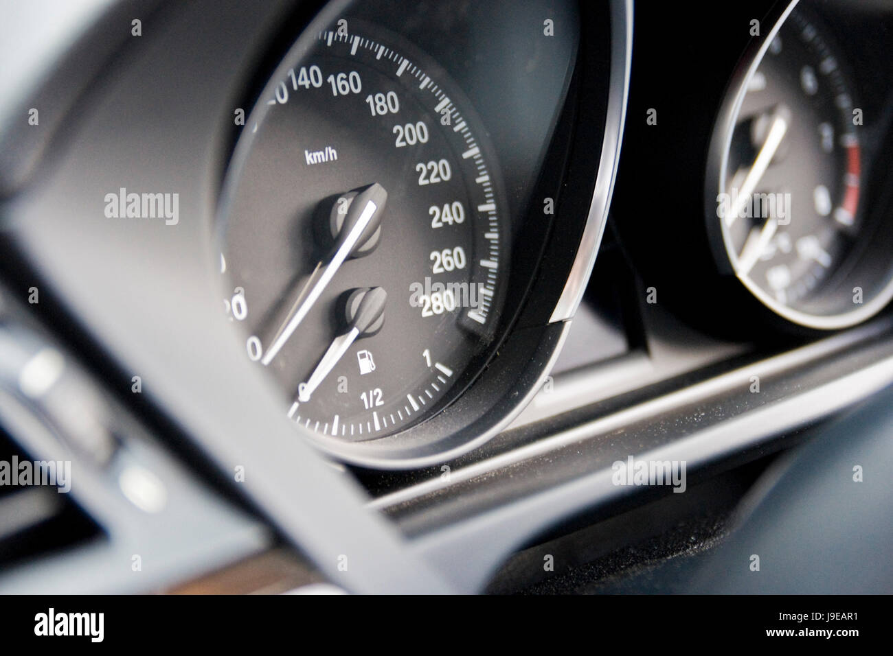 Speedometer passenger car speed hi-res stock photography and images - Alamy