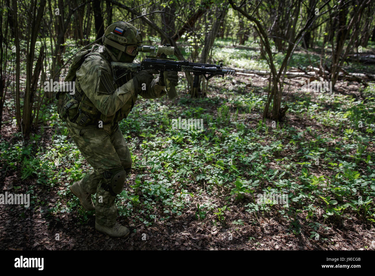 Officer wearing mask on task Stock Photo - Alamy