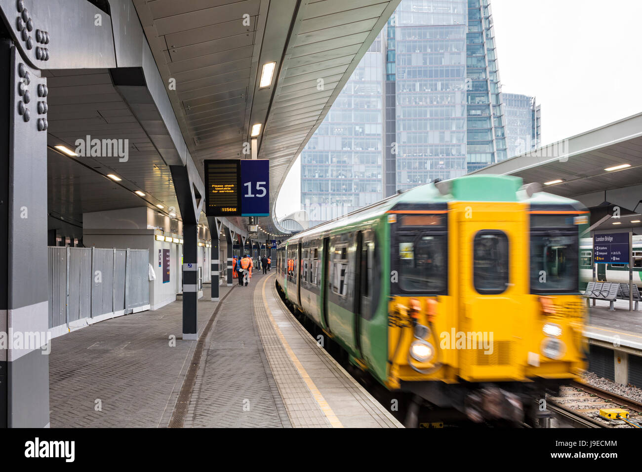 Bridge with platforms hi-res stock photography and images - Alamy