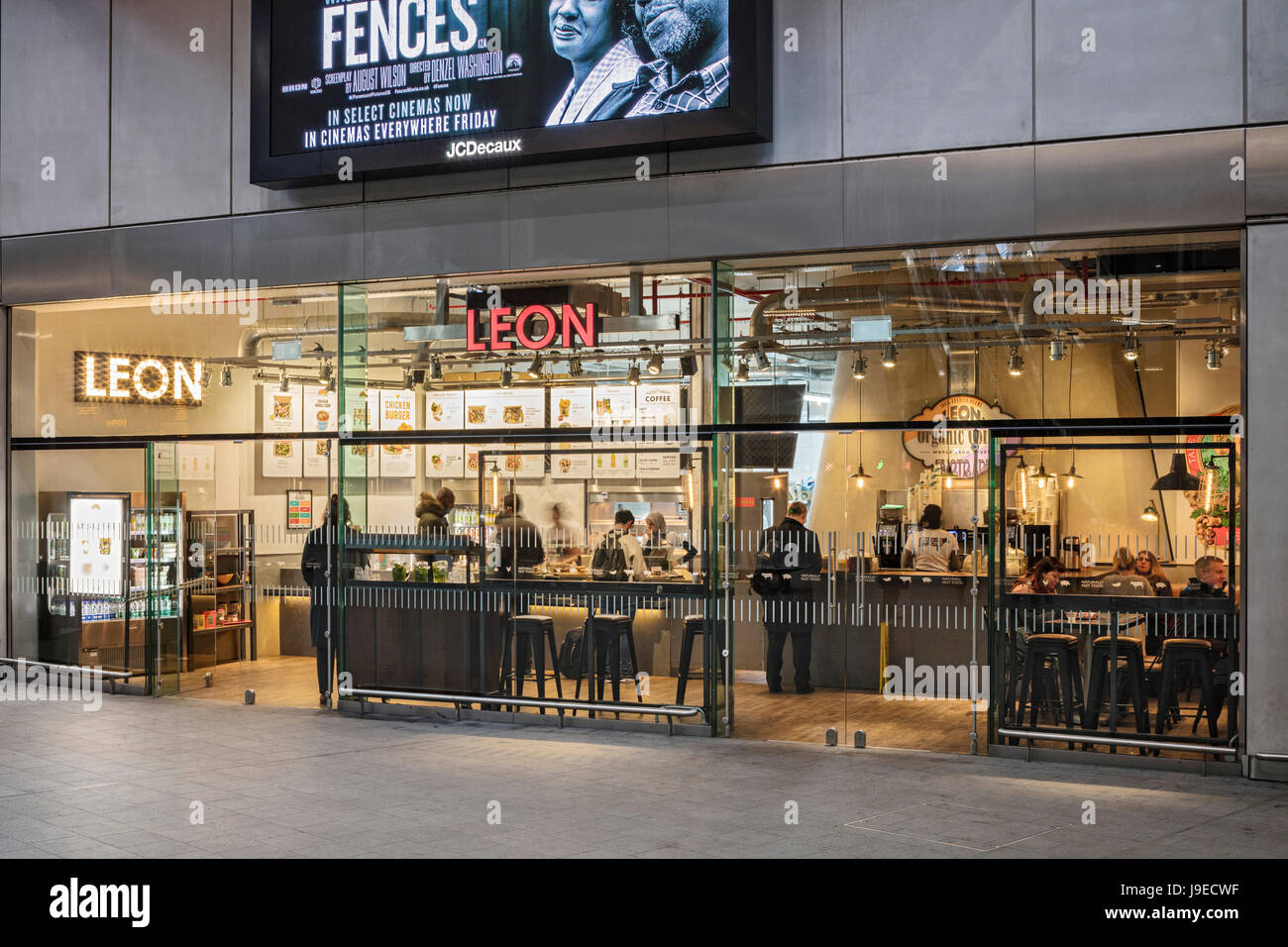 Leon restaurant service station hi-res stock photography and images - Alamy