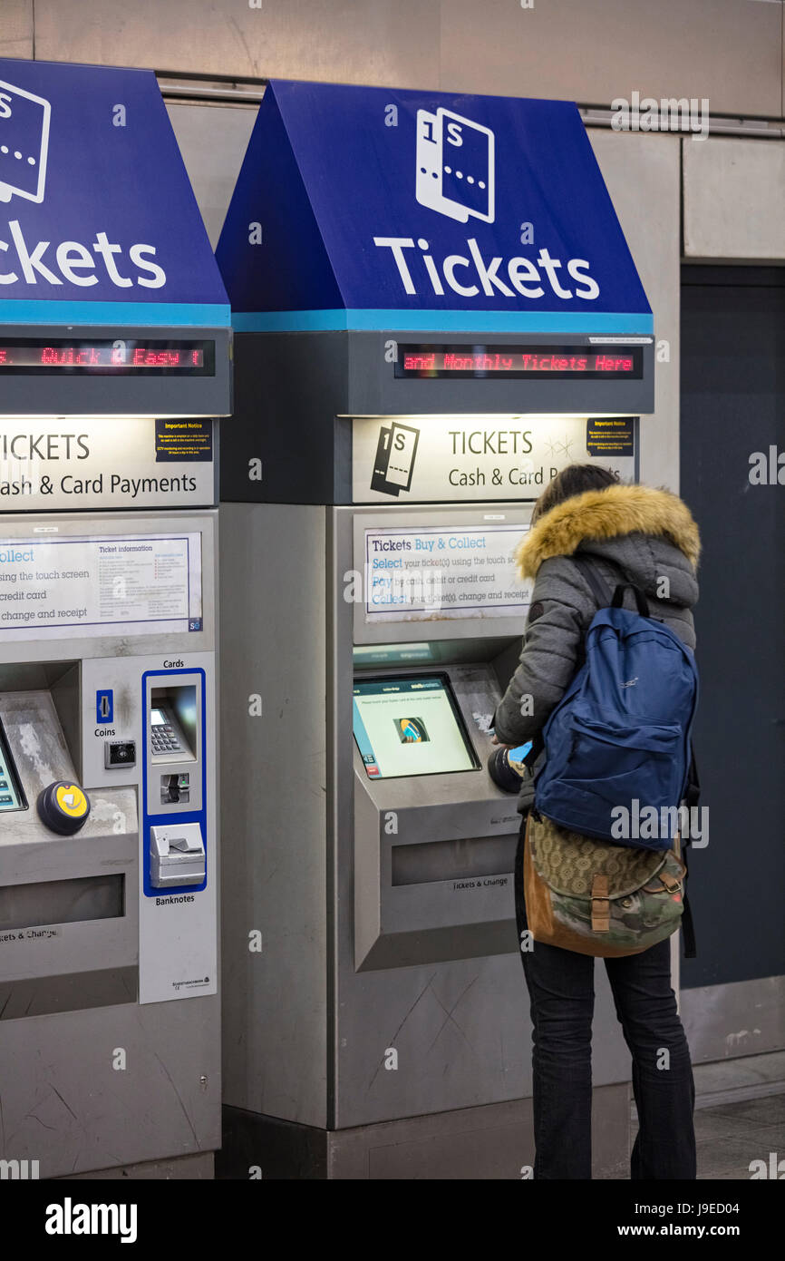 LONDON BRIDGE STATION Stock Photo - Alamy