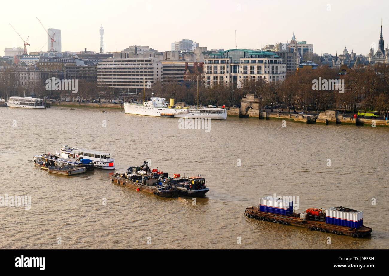 Riverside promenade thames hi-res stock photography and images - Alamy