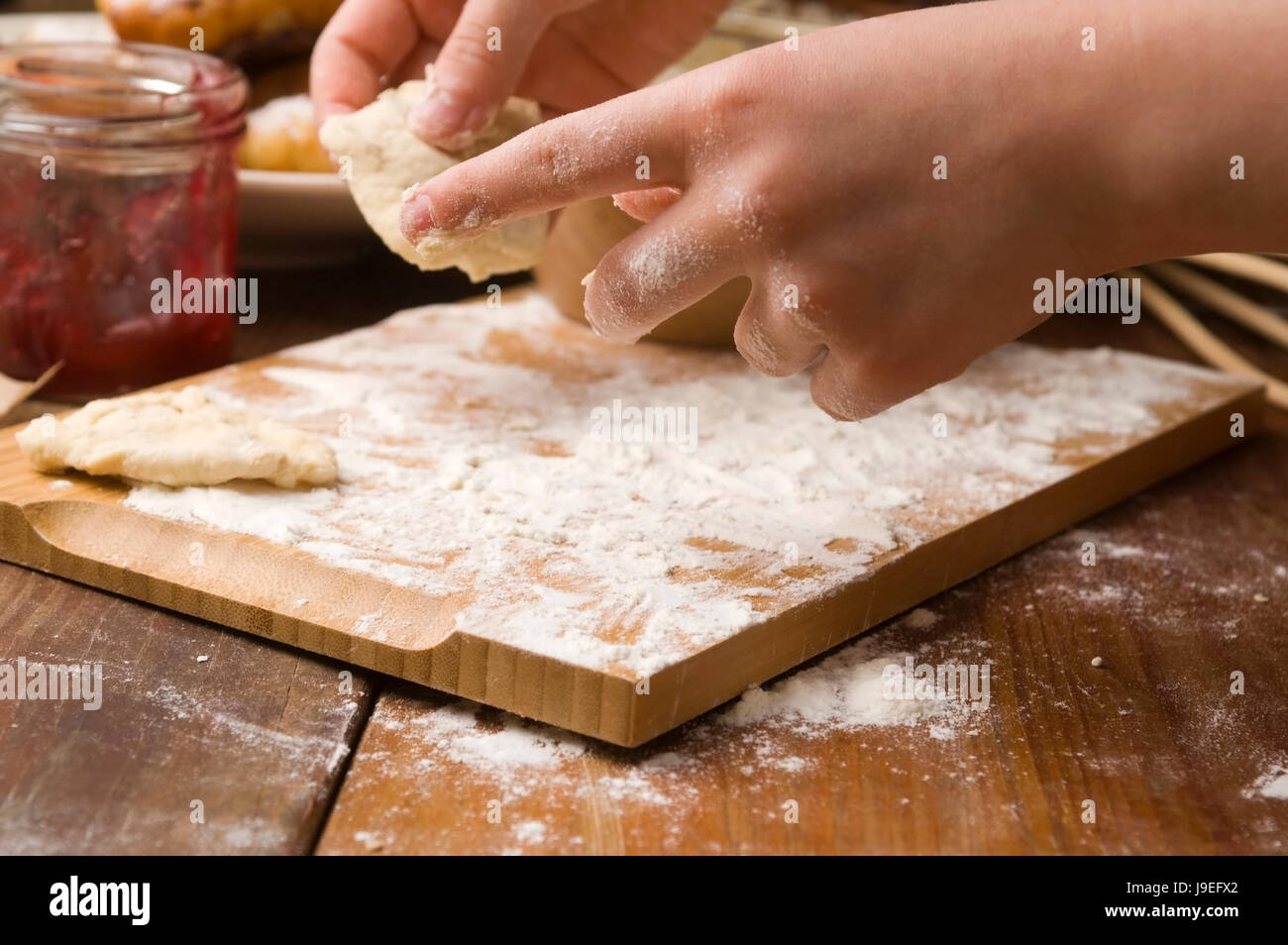 jam, baked, dessert, child, hand, humans, human beings, people, folk ...