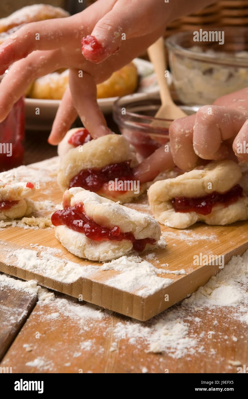 jam, baked, dessert, child, hand, humans, human beings, people, folk ...