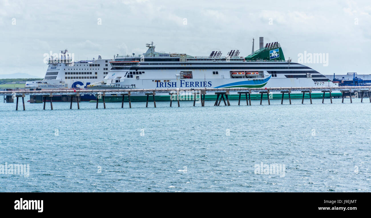 Ferries awaiting departure at the docks in Holyhead on Anglesey Stock ...