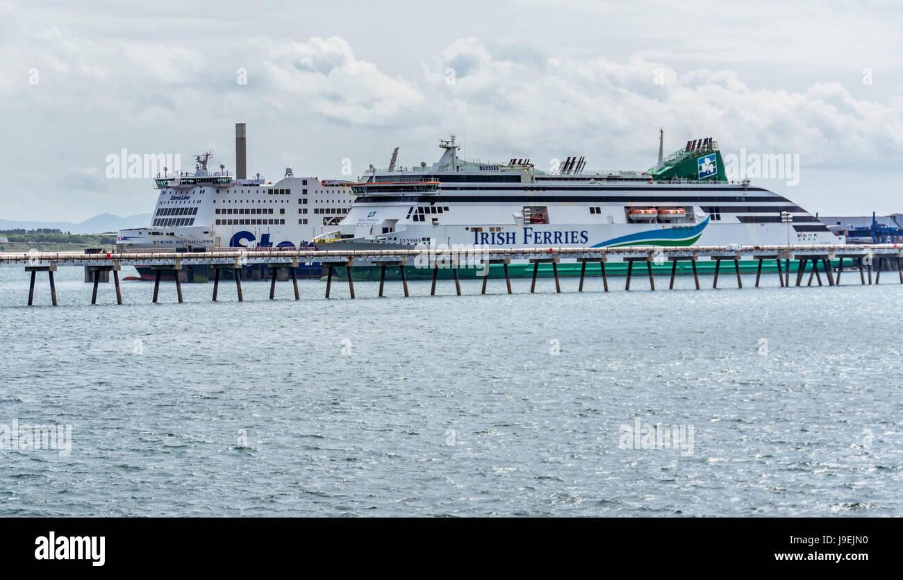 Ferries awaiting departure at the docks in Holyhead on Anglesey Stock ...