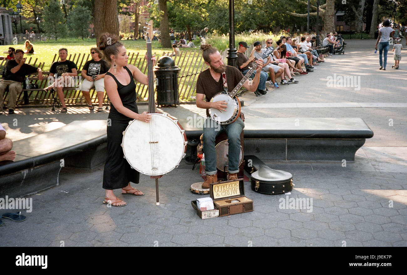 Washington square park public hi-res stock photography and images - Alamy