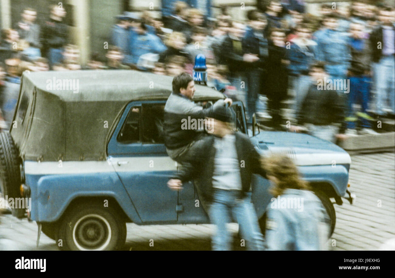 Street protests in Poland 1989-1990, militia - special police forces ...