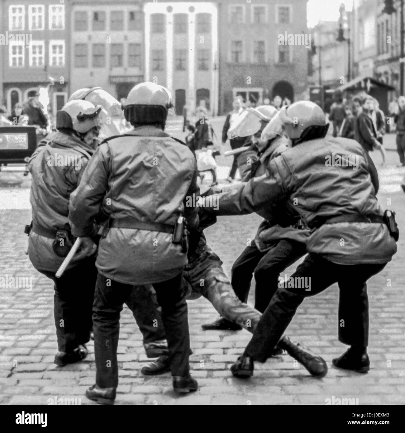 Street protests in Poland 1989-1990, militia - special police forces ...