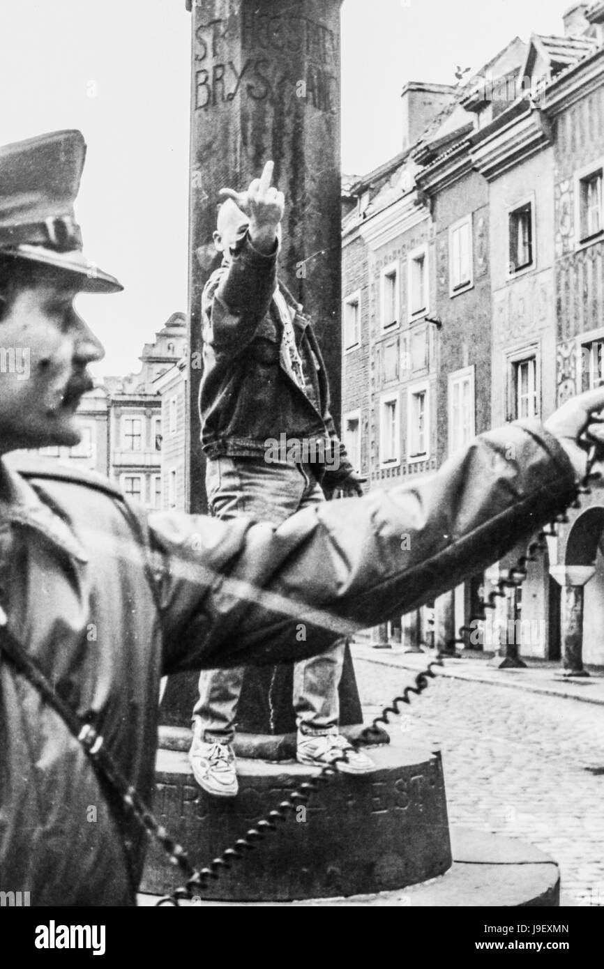 Street protests in Poland 1989-1990, militia - special police forces ...