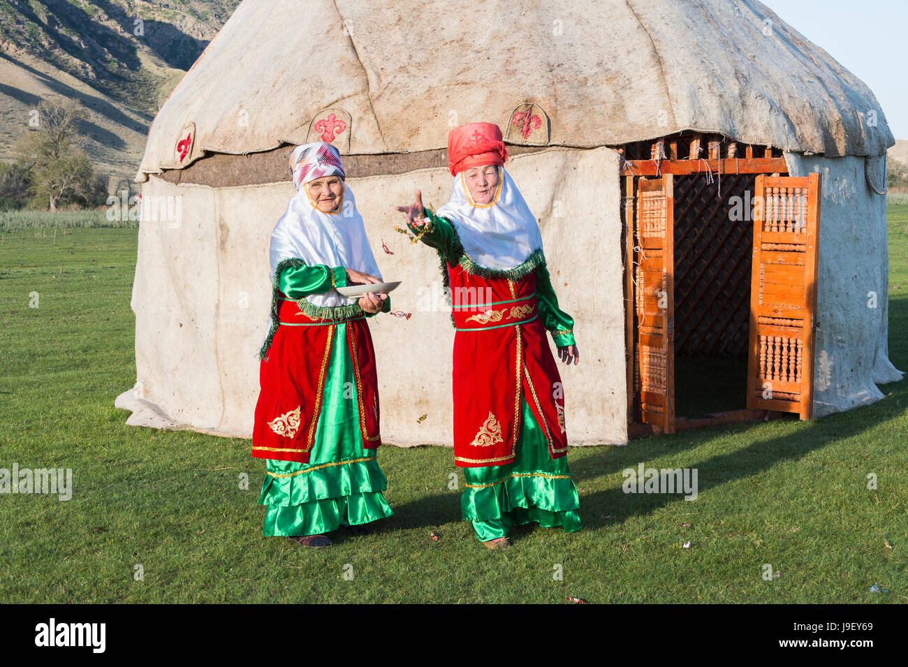 Yurt village hi-res stock photography and images - Alamy