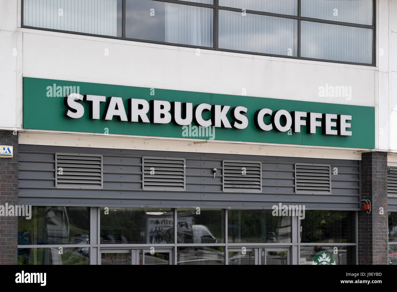 Starbucks shop sign hi-res stock photography and images - Alamy