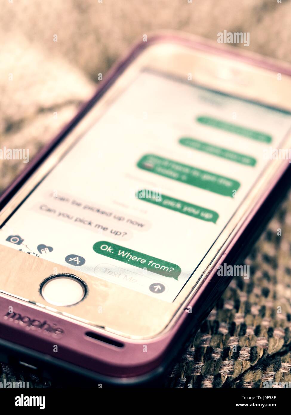 Iphone 5s text hi-res stock photography and images - Alamy