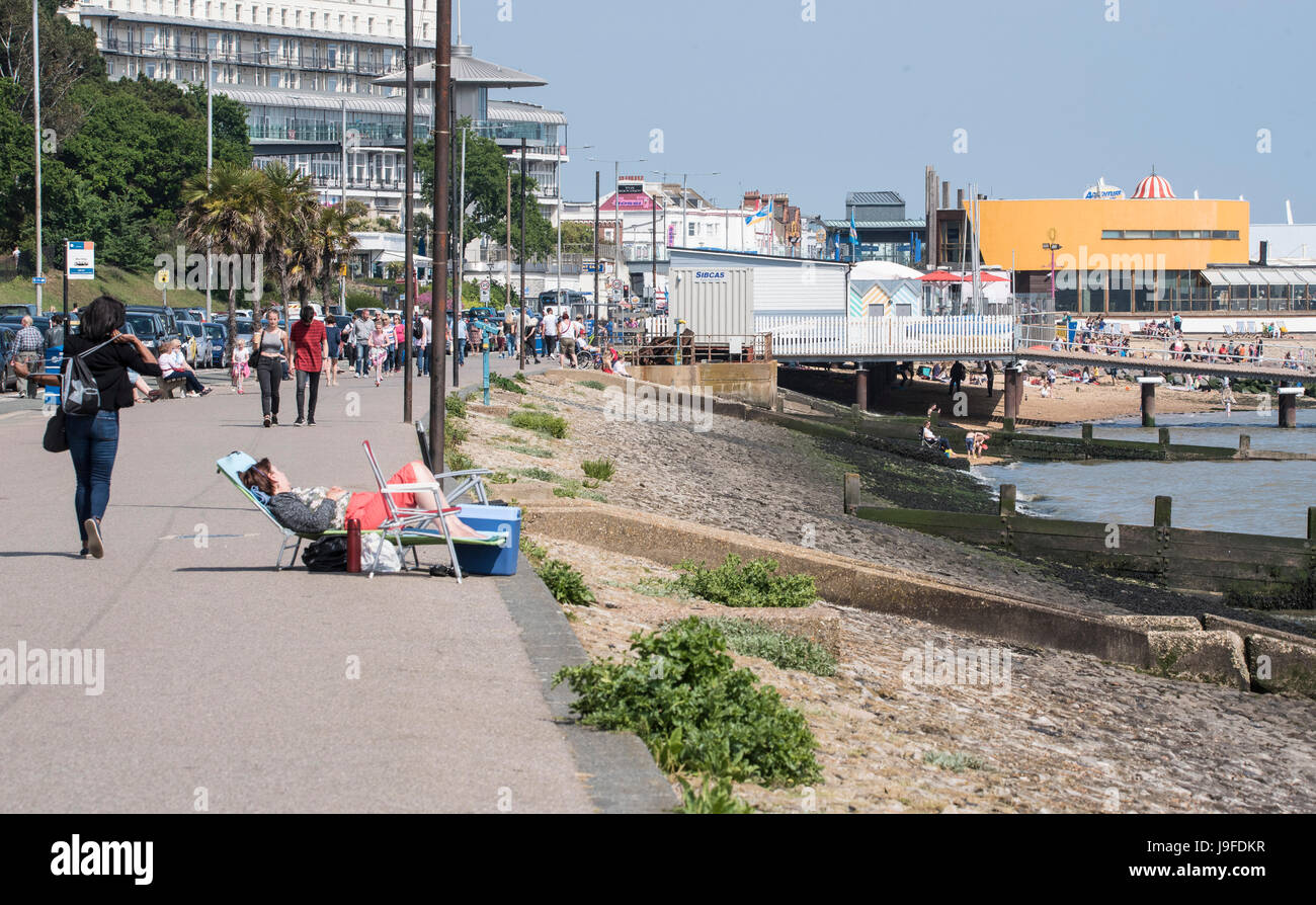 Southend pier england hi-res stock photography and images - Alamy