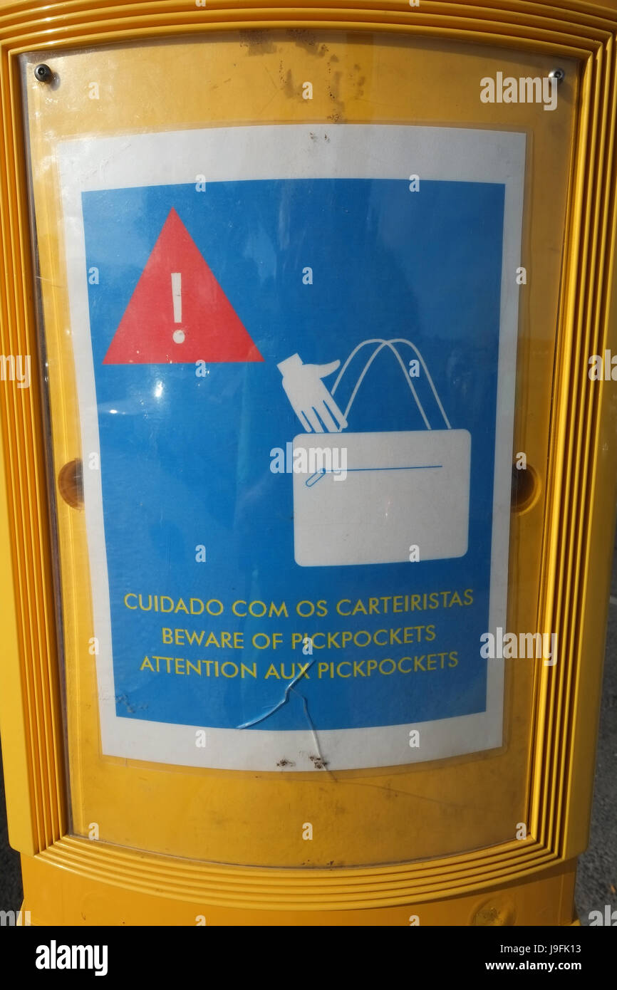 Pickpocket warning sign hi-res stock photography and images - Alamy