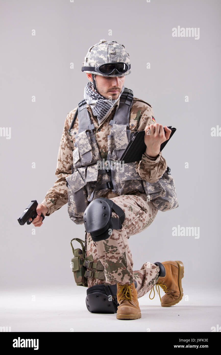 American army war soldier hi-res stock photography and images - Alamy