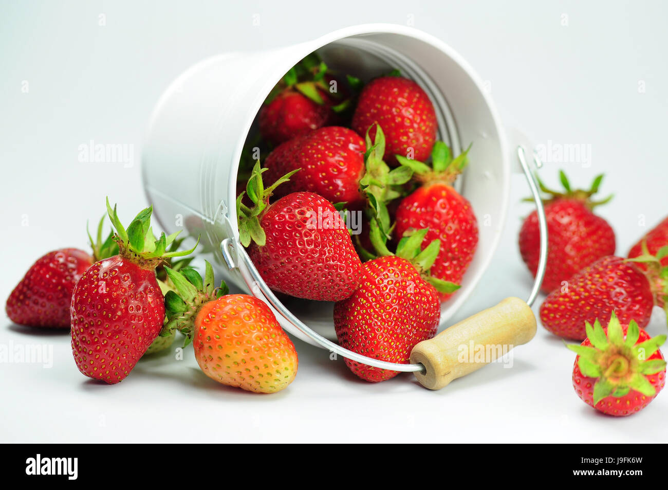 bucket, fruit, fruity, dainty, refreshing, berries, strawberries, food ...