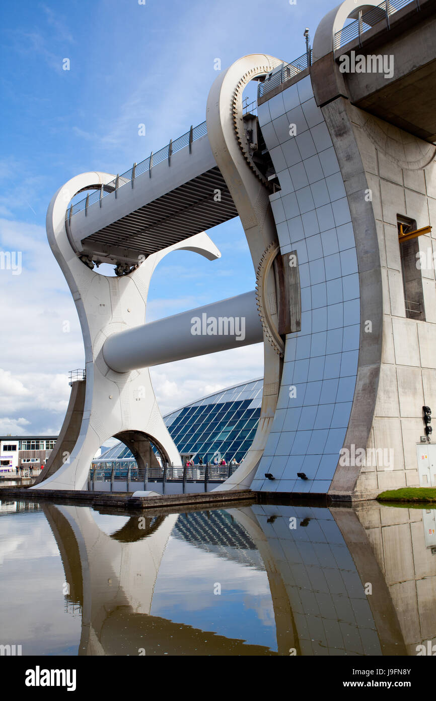 wheel, reflection, style of construction, architecture, architectural ...