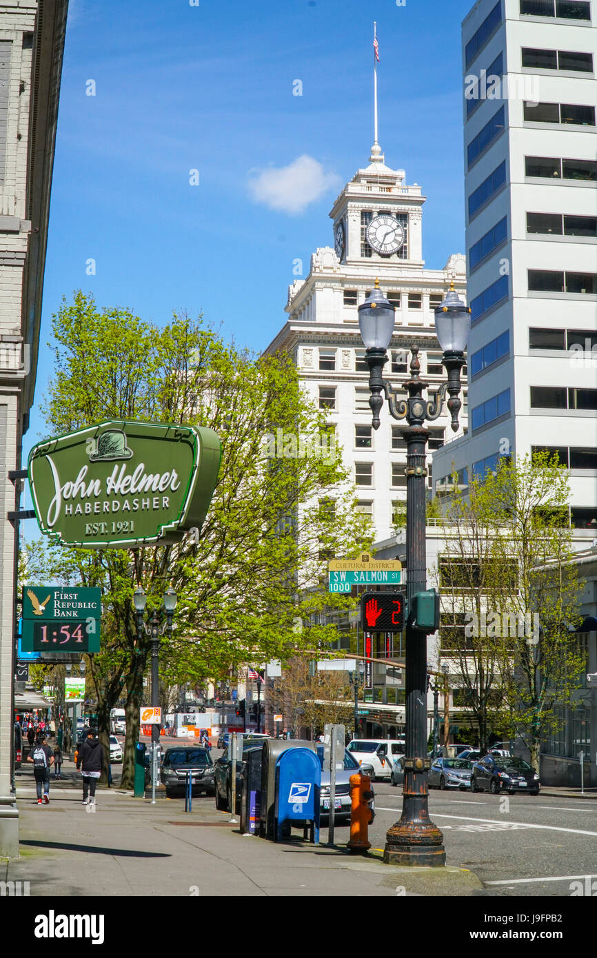 Portland Street view in downtown - PORTLAND - OREGON - APRIL 16, 2017 ...