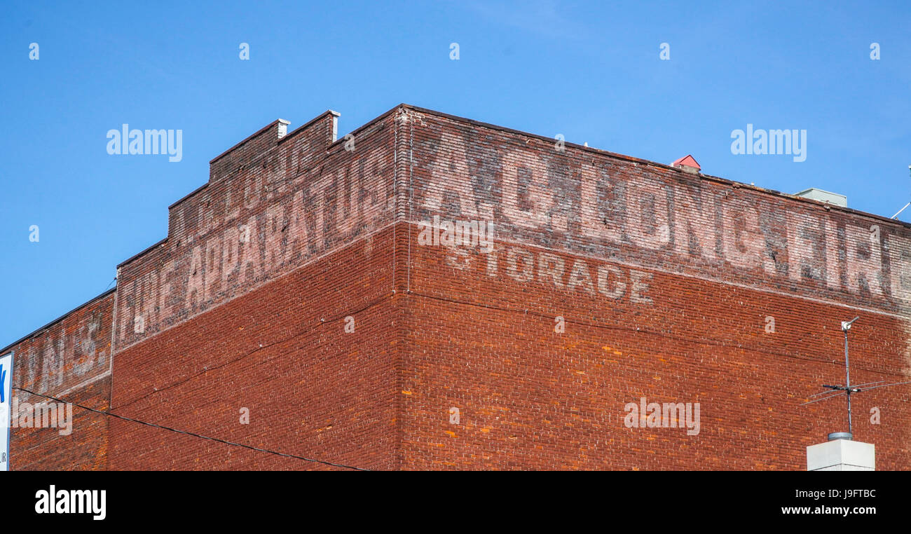 Big brick building in Portland - Storage - PORTLAND - OREGON - APRIL 16 ...