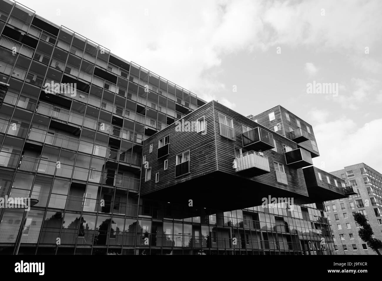 Cantilever balcony hi-res stock photography and images - Alamy