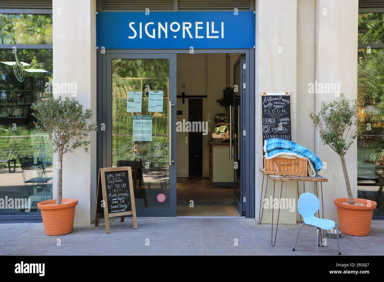 Signorelli Italian bakery/cafe, on Victoria Parade, in trendy East ...