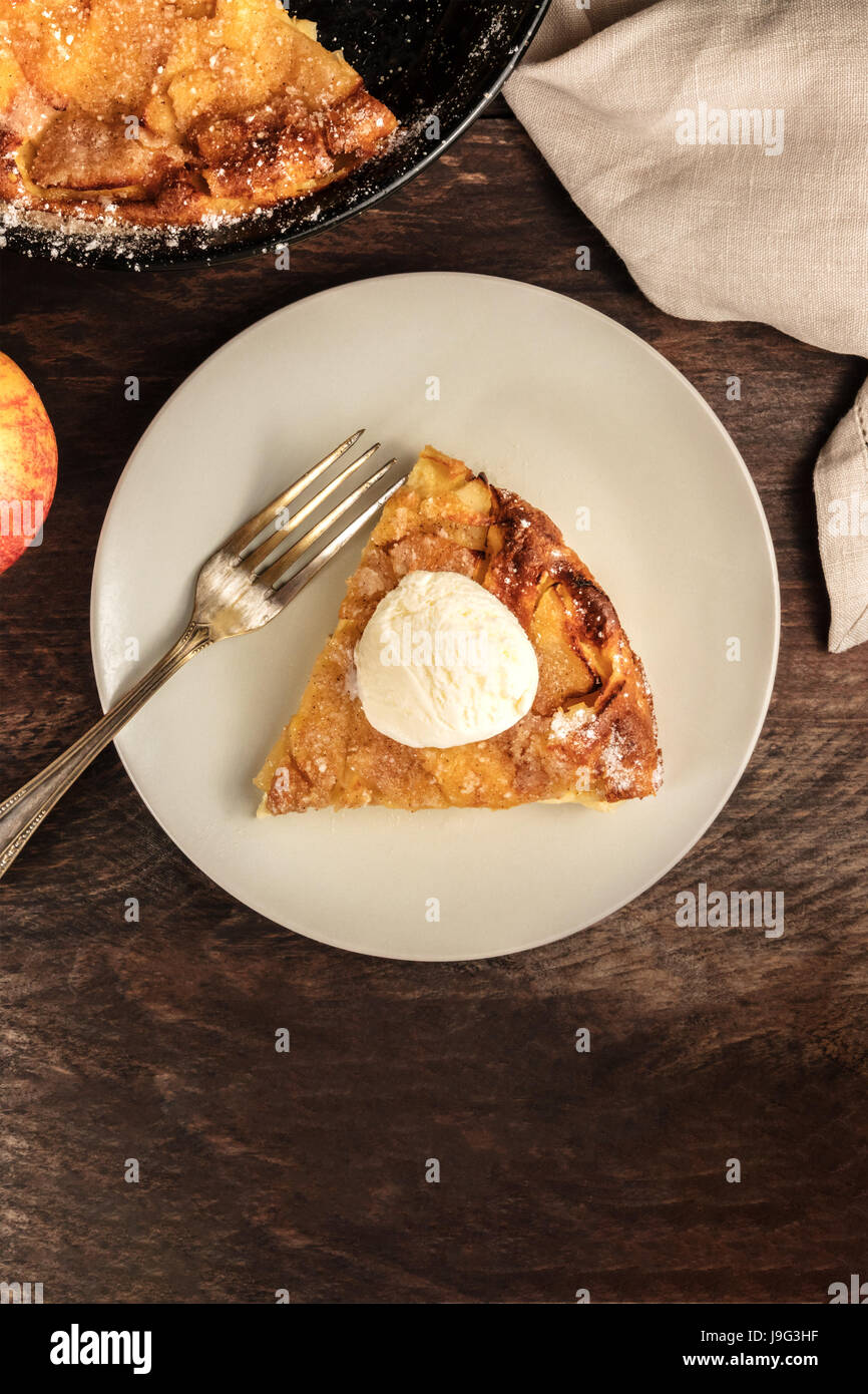Overhead photo of a pie pan hi-res stock photography and images - Alamy