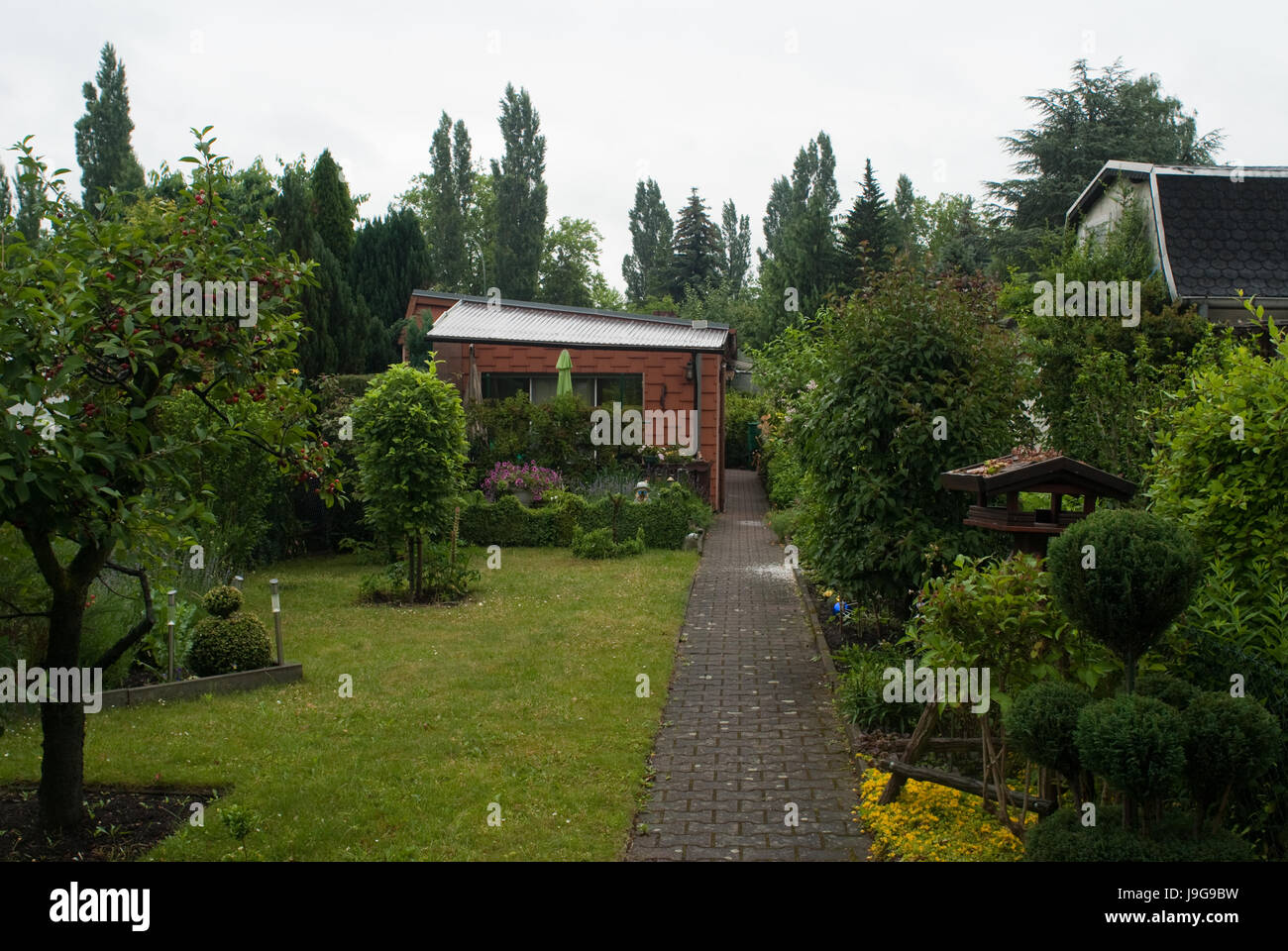 Schrebergarten family hi-res stock photography and images - Alamy