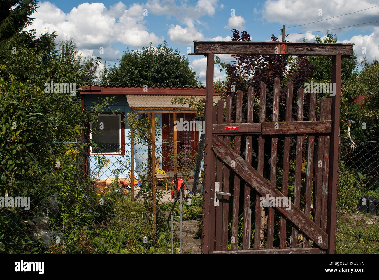 Schrebergarten family hi-res stock photography and images - Alamy