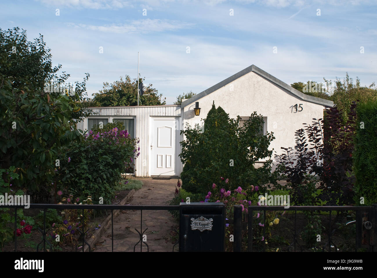Schrebergarten family hi-res stock photography and images - Alamy