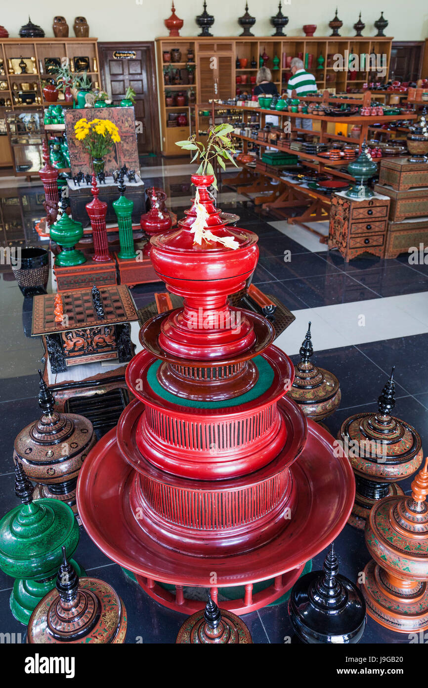Lacquerware shop interior hi-res stock photography and images - Alamy