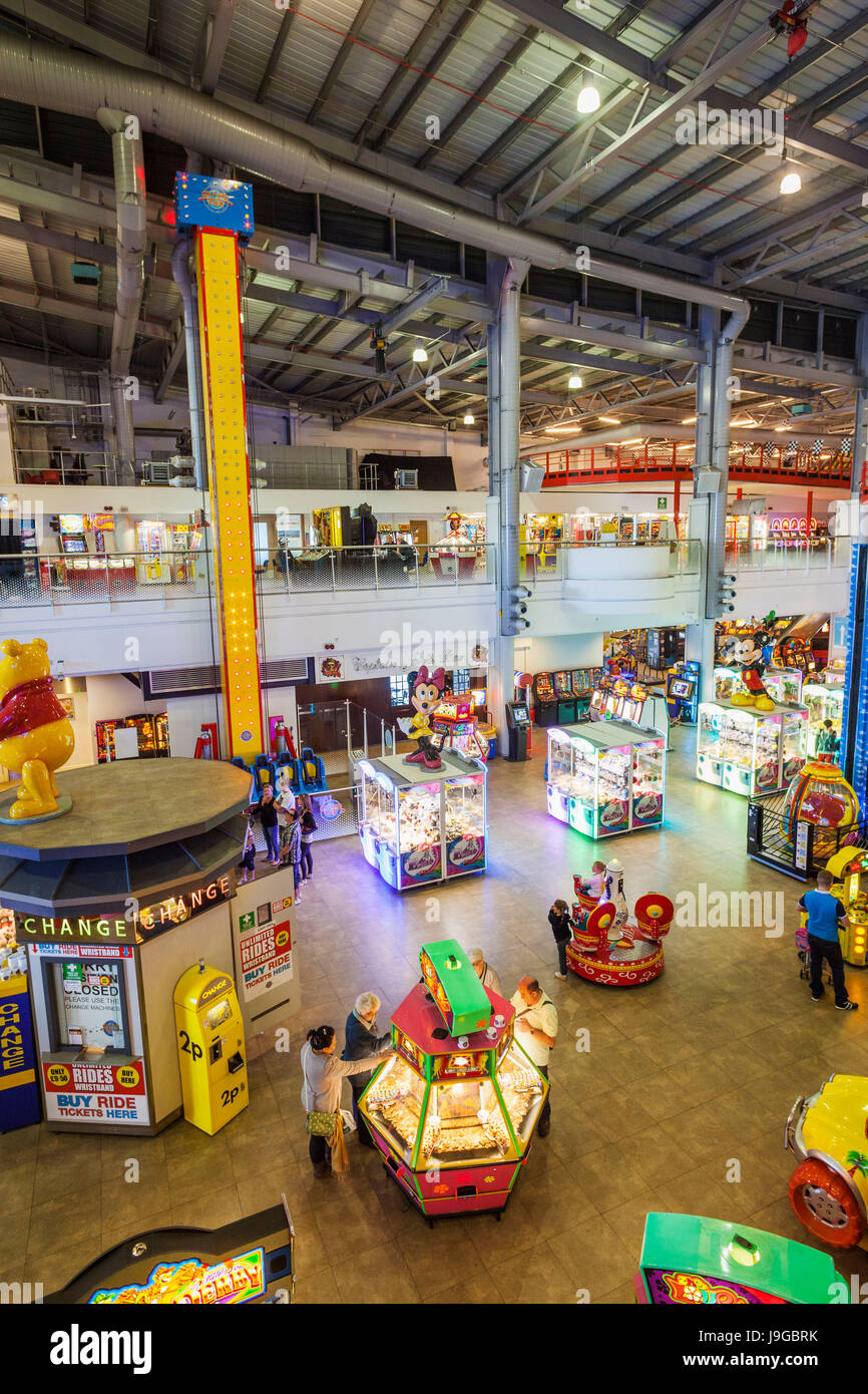 Amusement arcade grand pier weston super mare hi-res stock photography ...