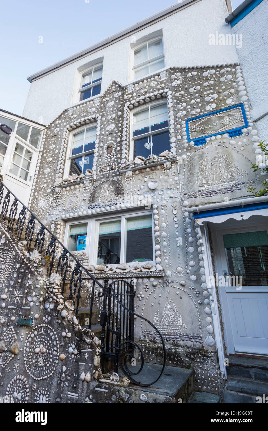 Shell house polperro cornwall hi-res stock photography and images - Alamy
