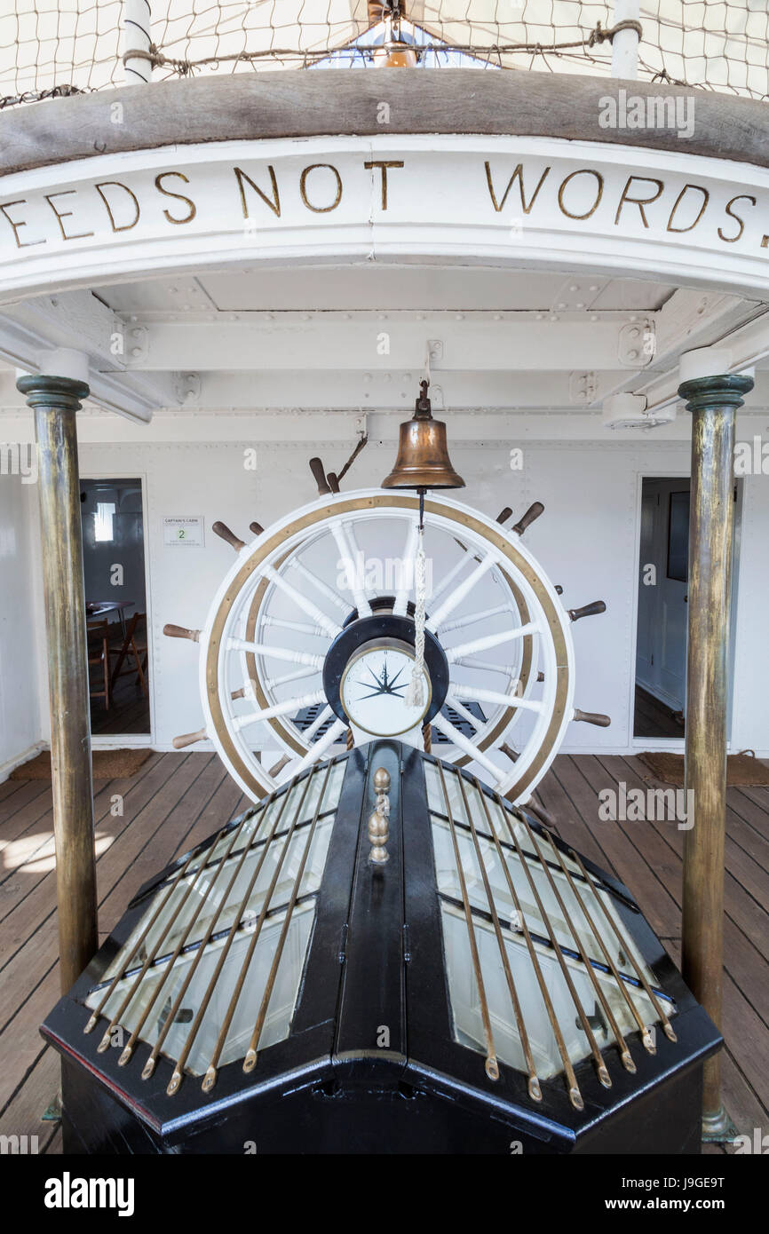 Sailing ship helm hi-res stock photography and images - Alamy