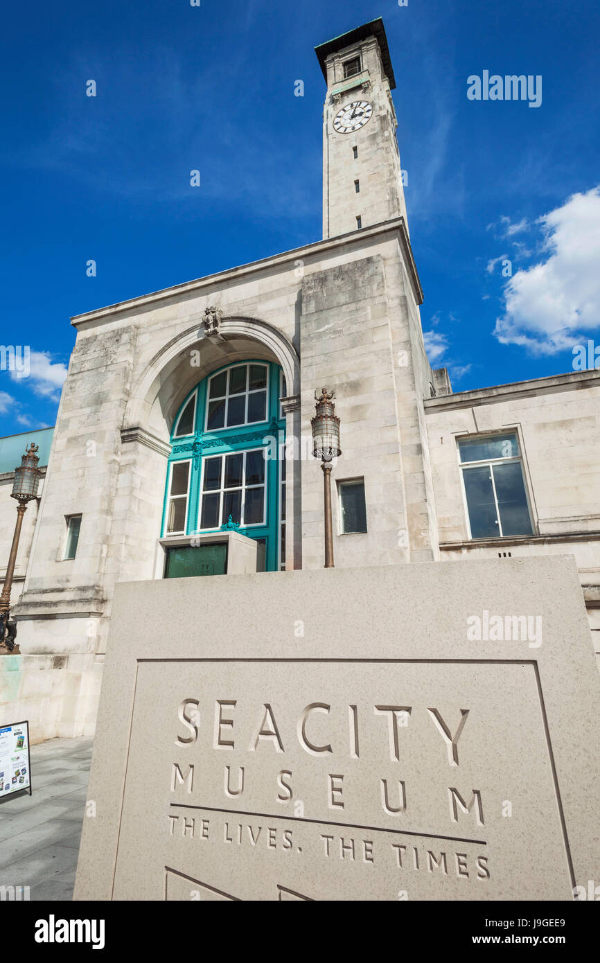 Southampton sea city museum hi-res stock photography and images - Alamy