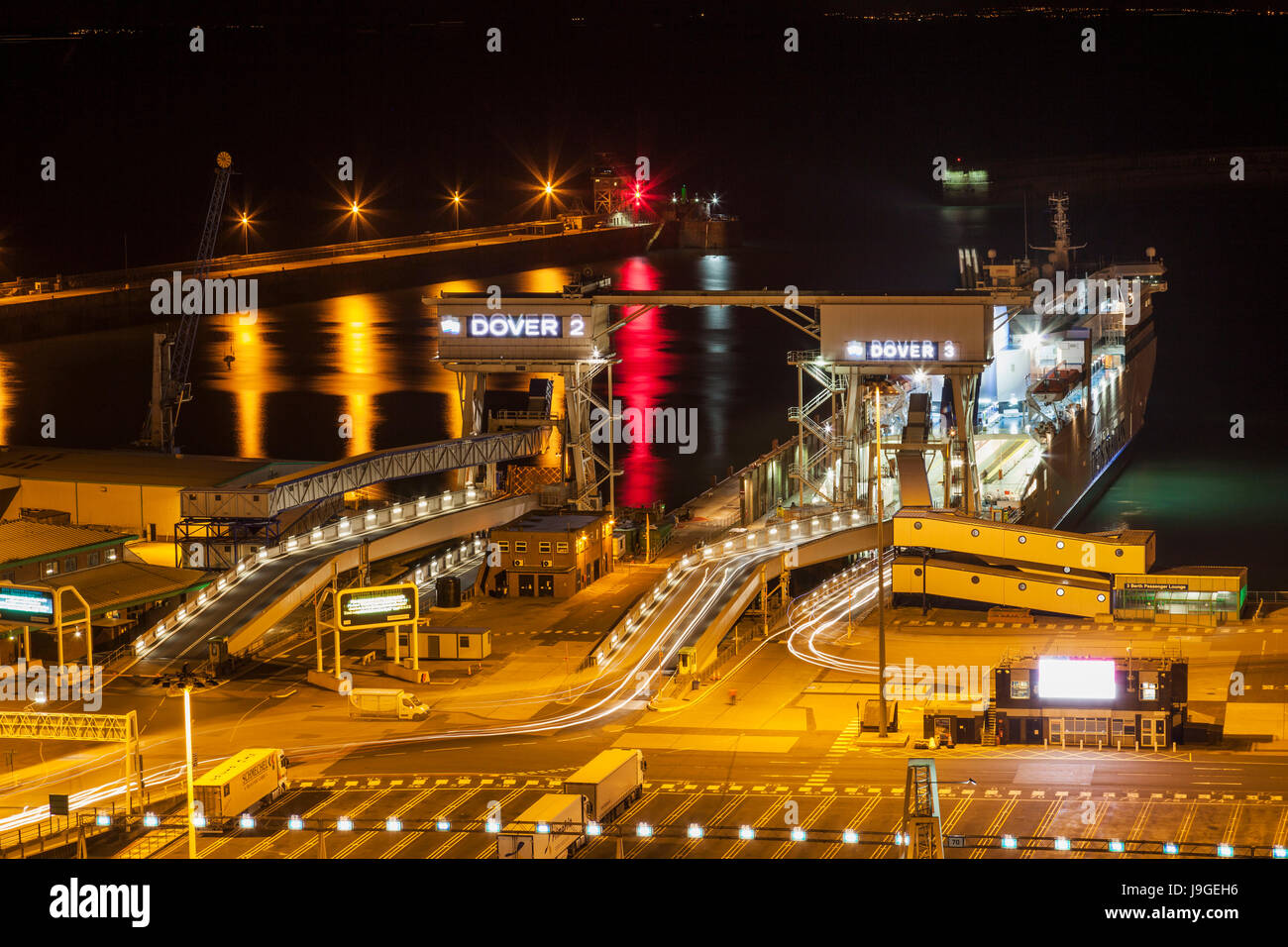 Port of dover night hi-res stock photography and images - Alamy