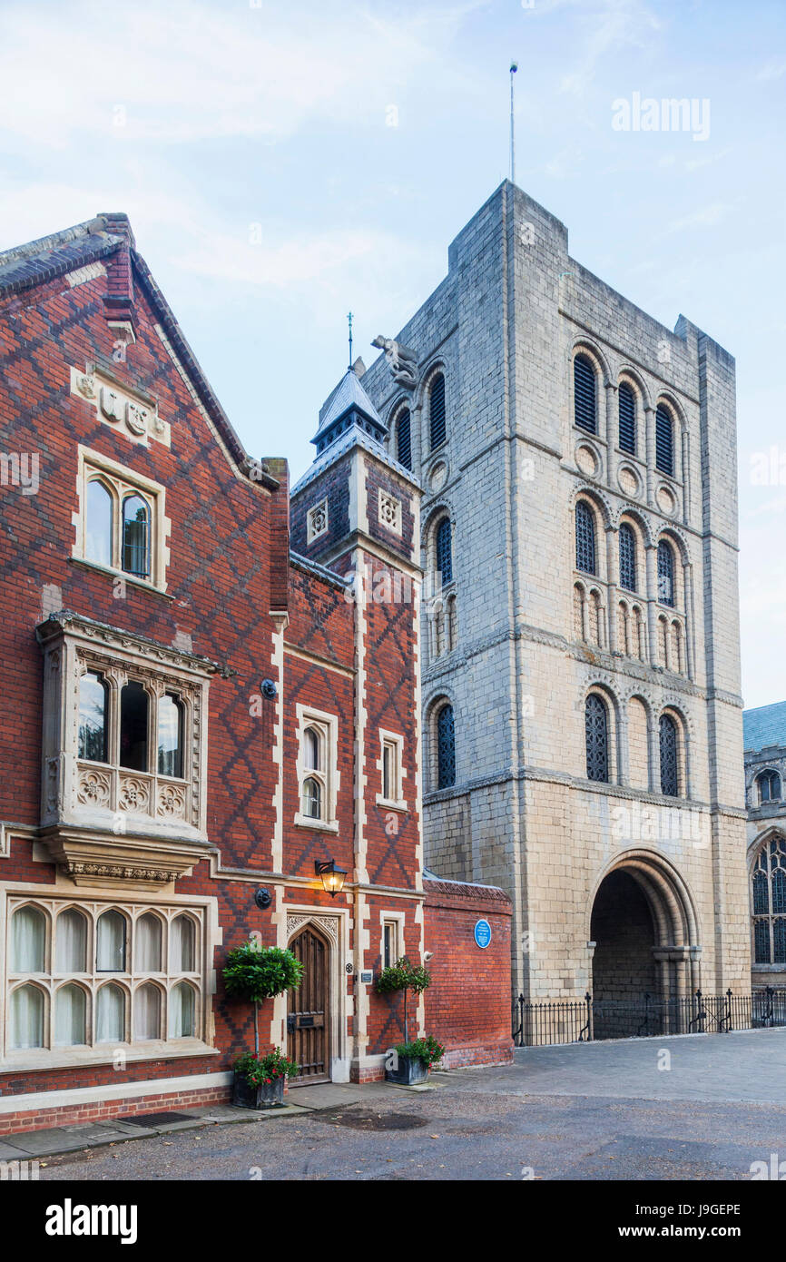 Norman tower hi-res stock photography and images - Alamy