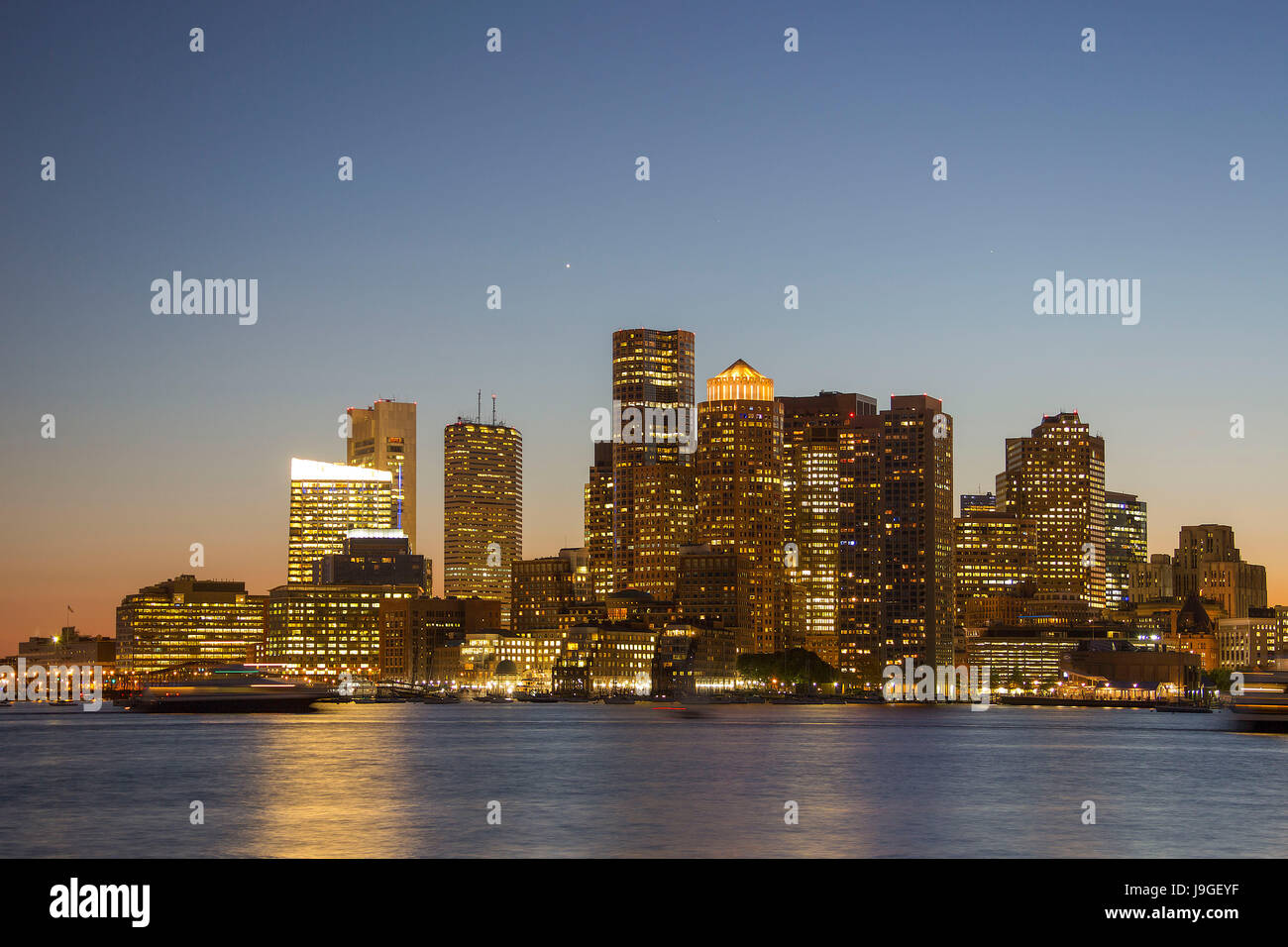 City skyline set hi-res stock photography and images - Alamy
